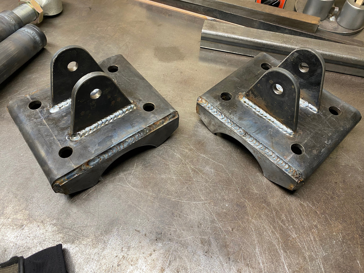 U-Bolt Plates for Traction Bars – Low FABRICATION